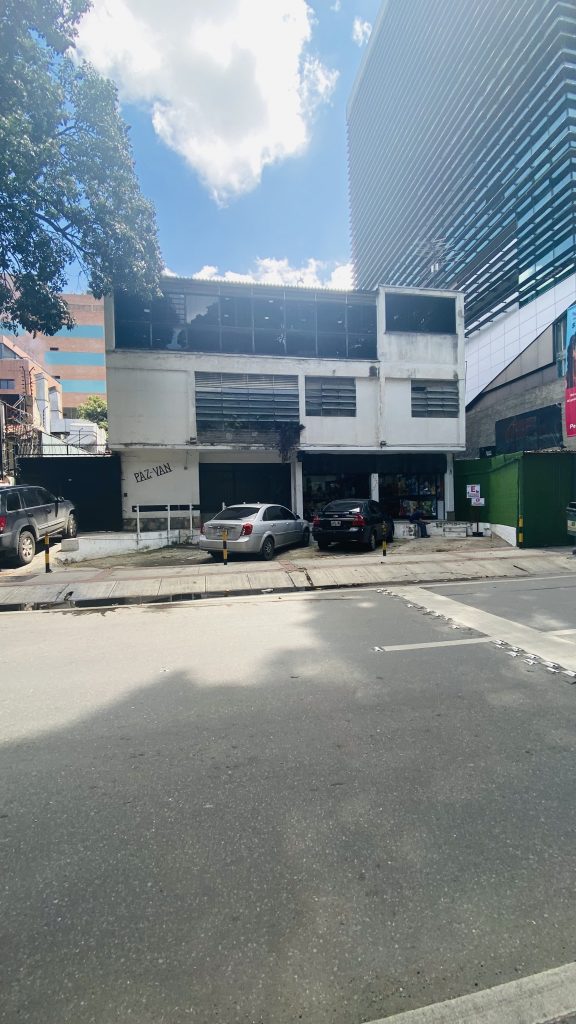 Edificio Paz Van En Las Mercedes Se Vende Negocio